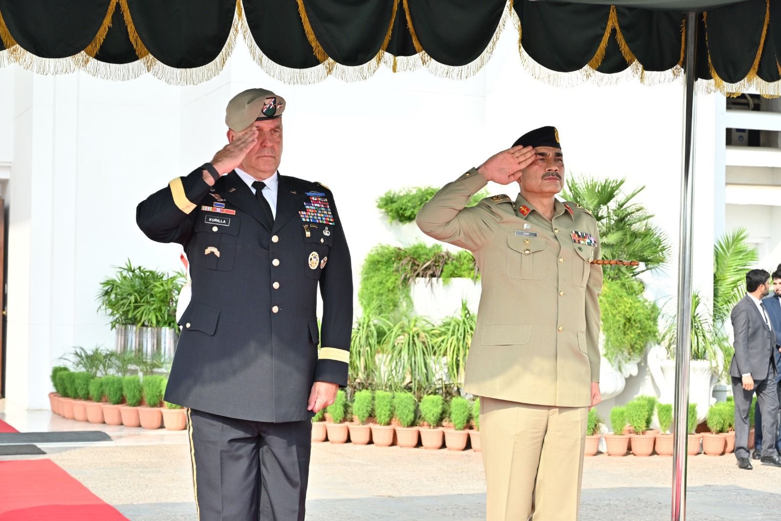 Pakistan awards Nishan-e-Imtiaz to US CENTCOM chief Gen Kurilla